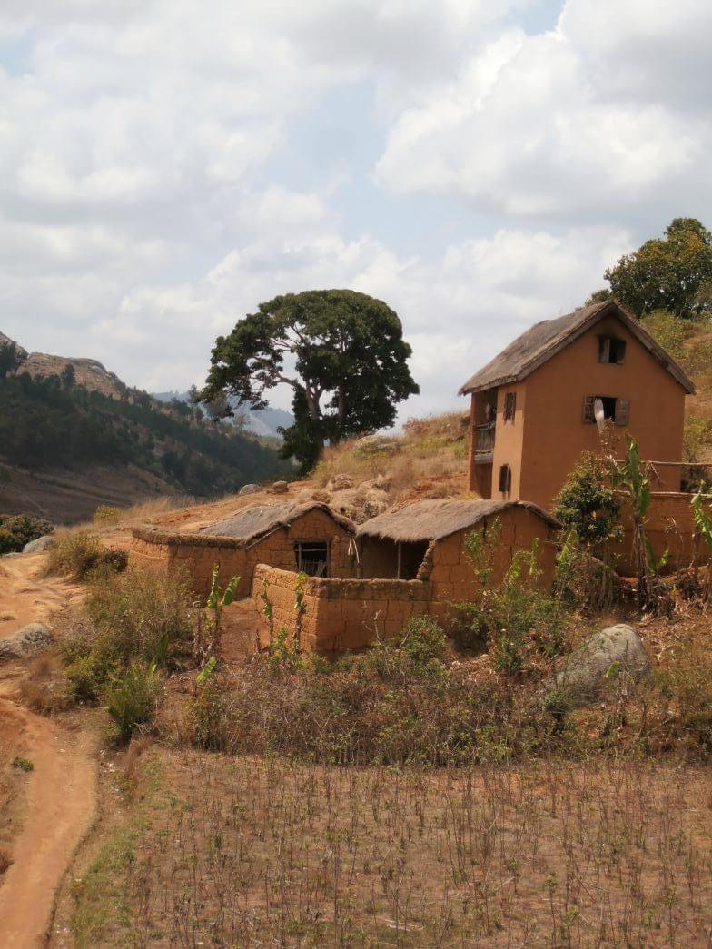 Trekk and discovery all along the RN2 | Madagascar Tourism Expeditions